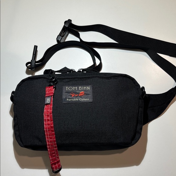 Tom Bihn | Bags | Tom Bihn Side Effect Black | Poshmark